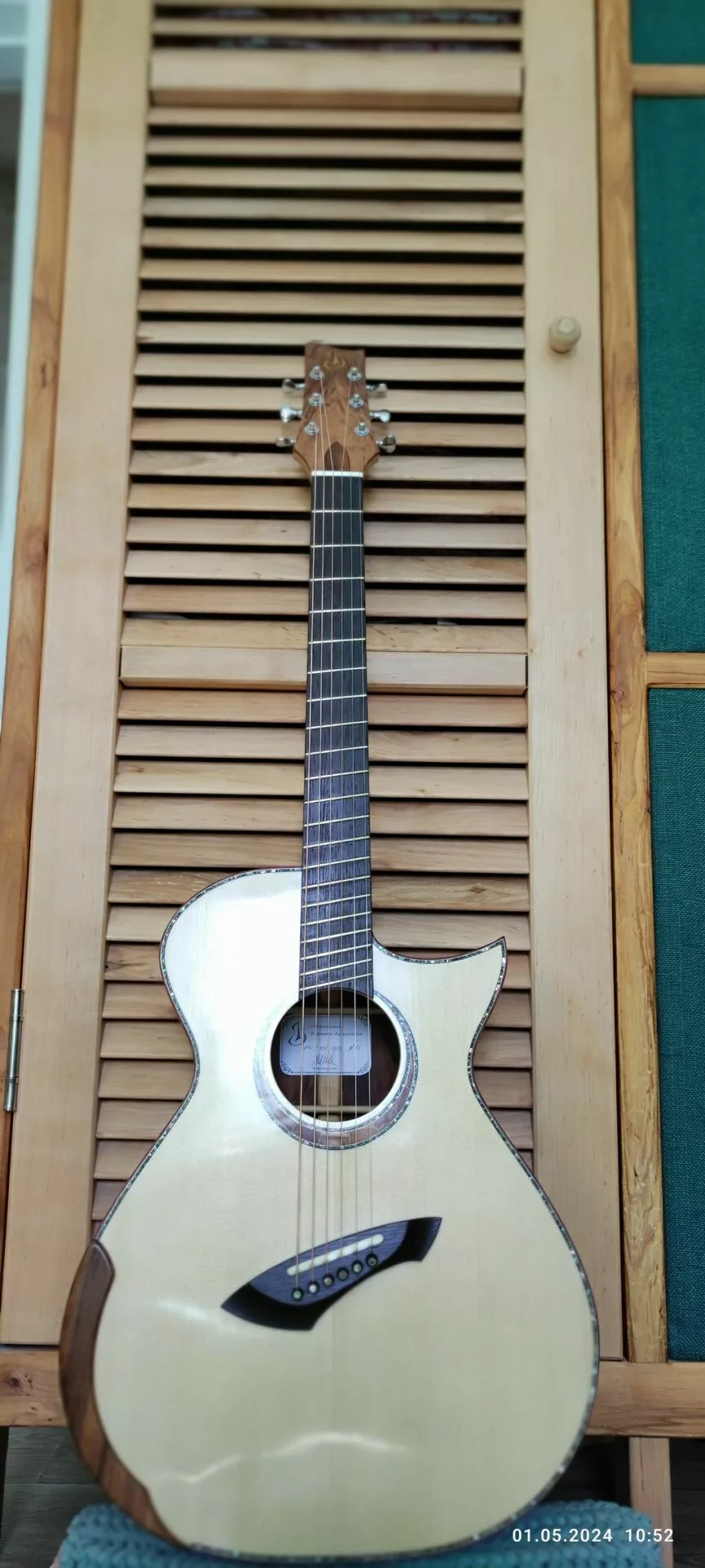 Grand concert model sharp cutaway – Guitar workshop "Kharkov Guitars"